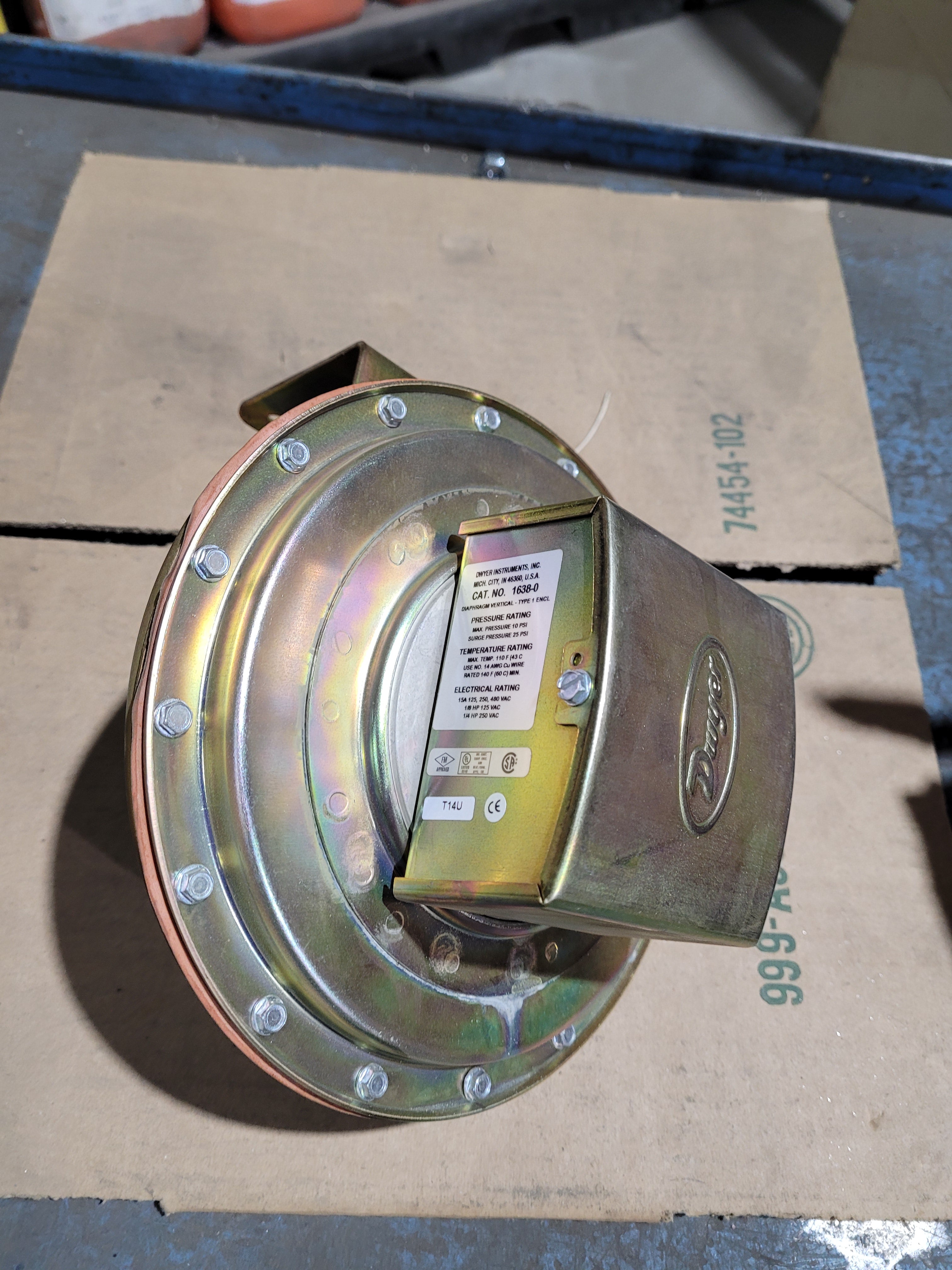 DWYER 1638-0 DIFFERENTIAL AIR PRESSURE SWITCH – Groupe Simoneau